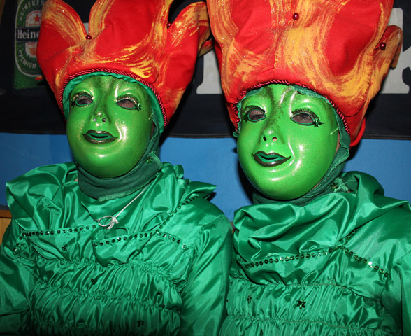 Traditioneller Borner Maskenball